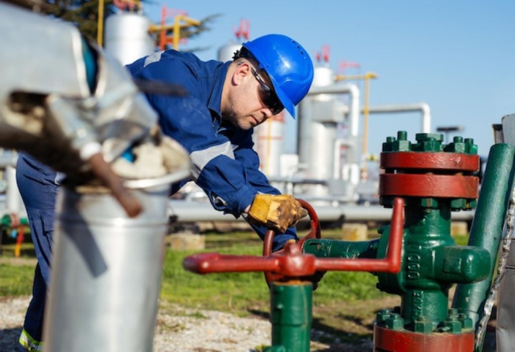 Oil Rig Welder Salary: How Much Do They Make in 2025