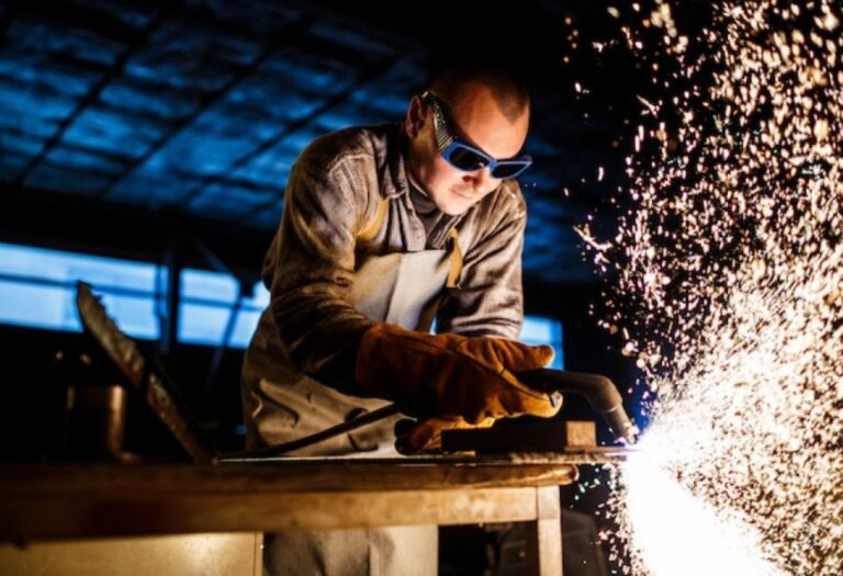 Welder Hourly Pay: How Much Do Welders Really Make?