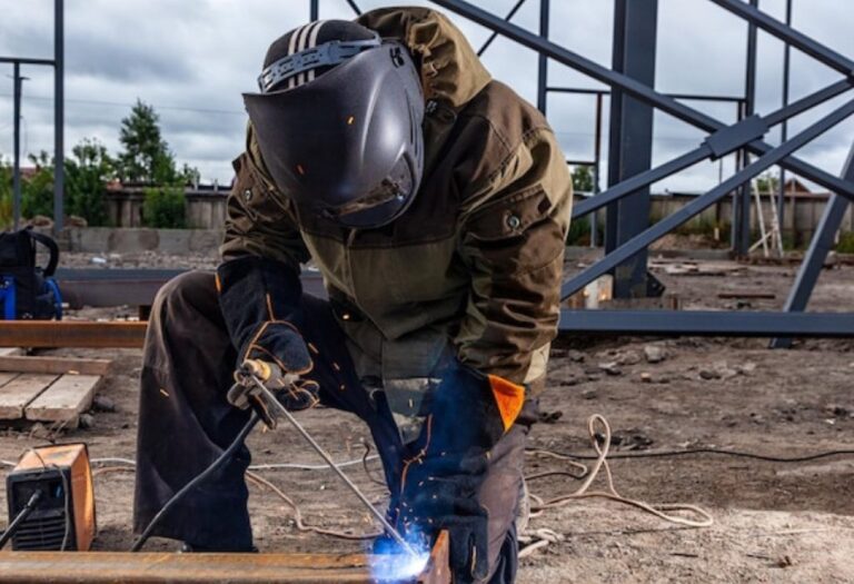 How Much Does a Welder Charge? Rates Explained