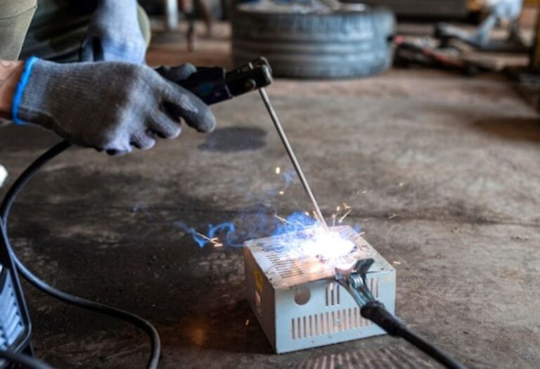 How to Connect MIG Welding Machine Safely at Home